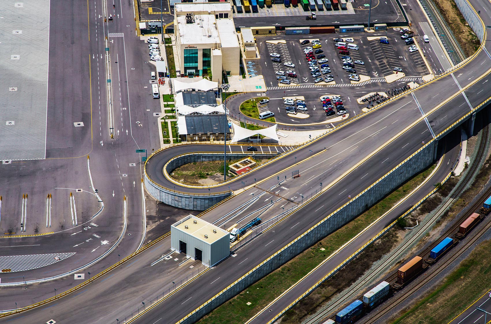 Intermodal Connections - APM Terminals