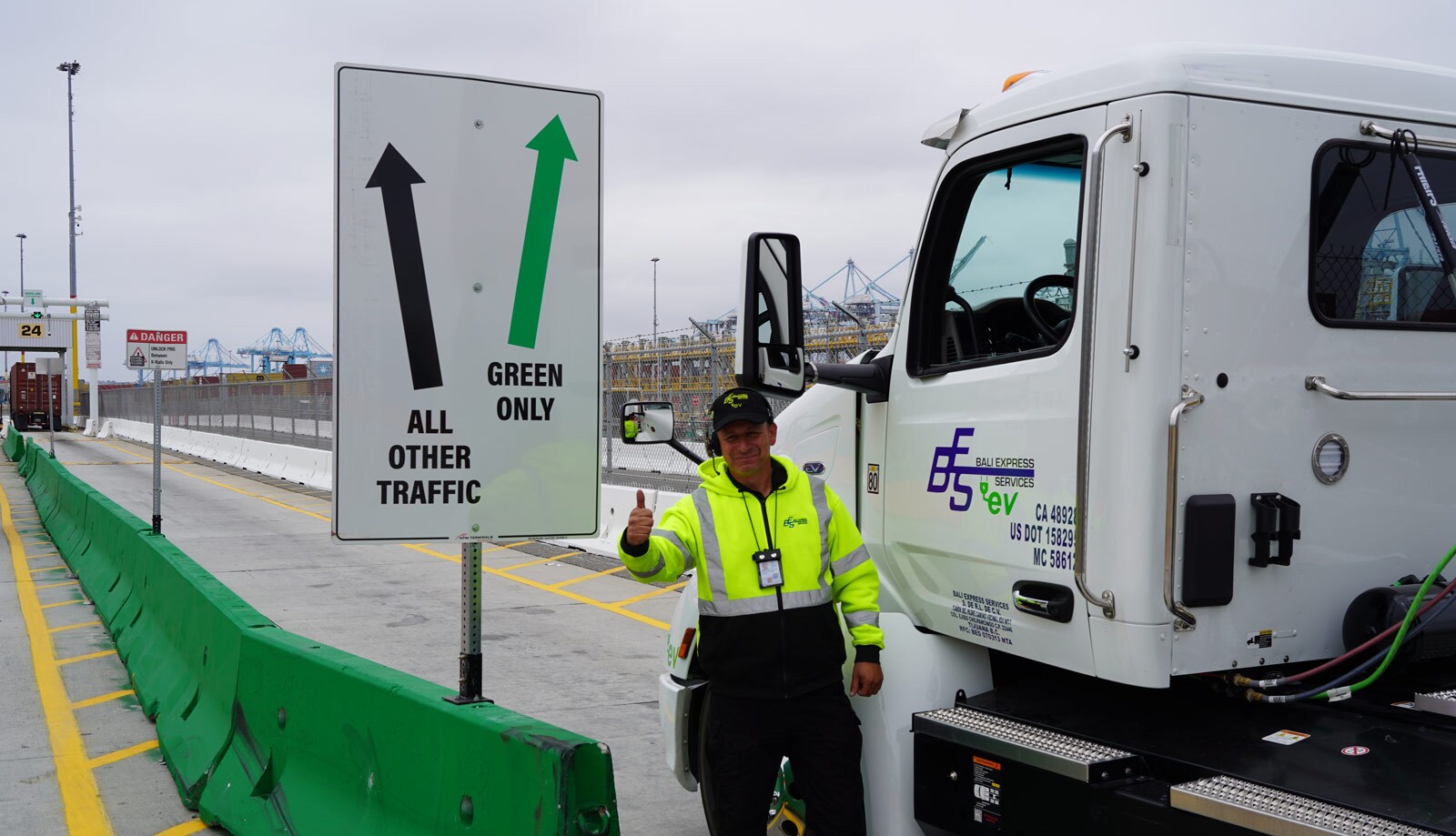 Clean Truck Express Lane - APM Terminals
