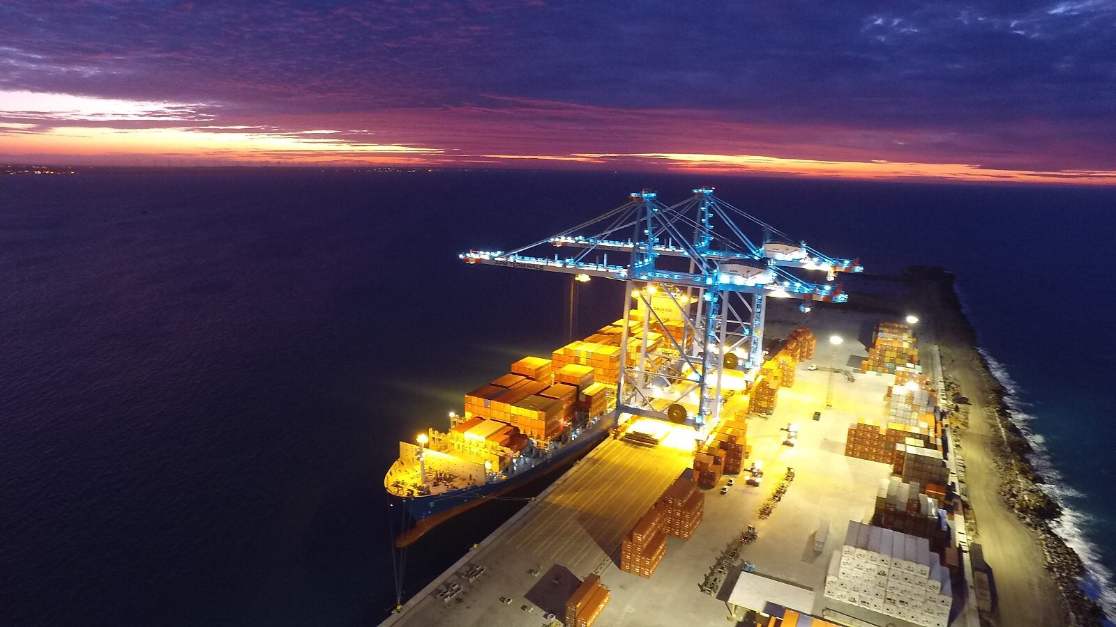Image Gallery - APM Terminals